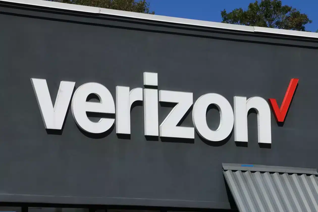 Verizon’s prepaid goes global: Simple Mobile & Total Wireless add real ...